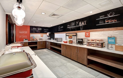 Hampton Inn & Suites Alexandria Old Town Area South