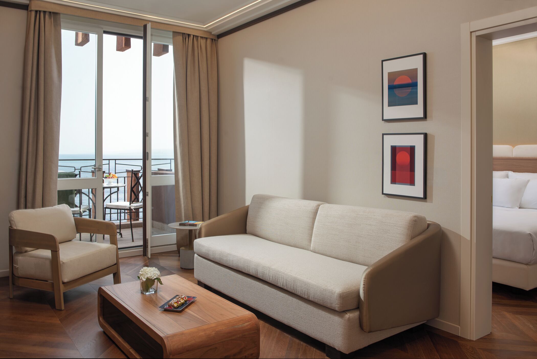 Suíte premium, 1 cama King | 1 quarto, roupas de cama premium, edredons de pluma, frigobar