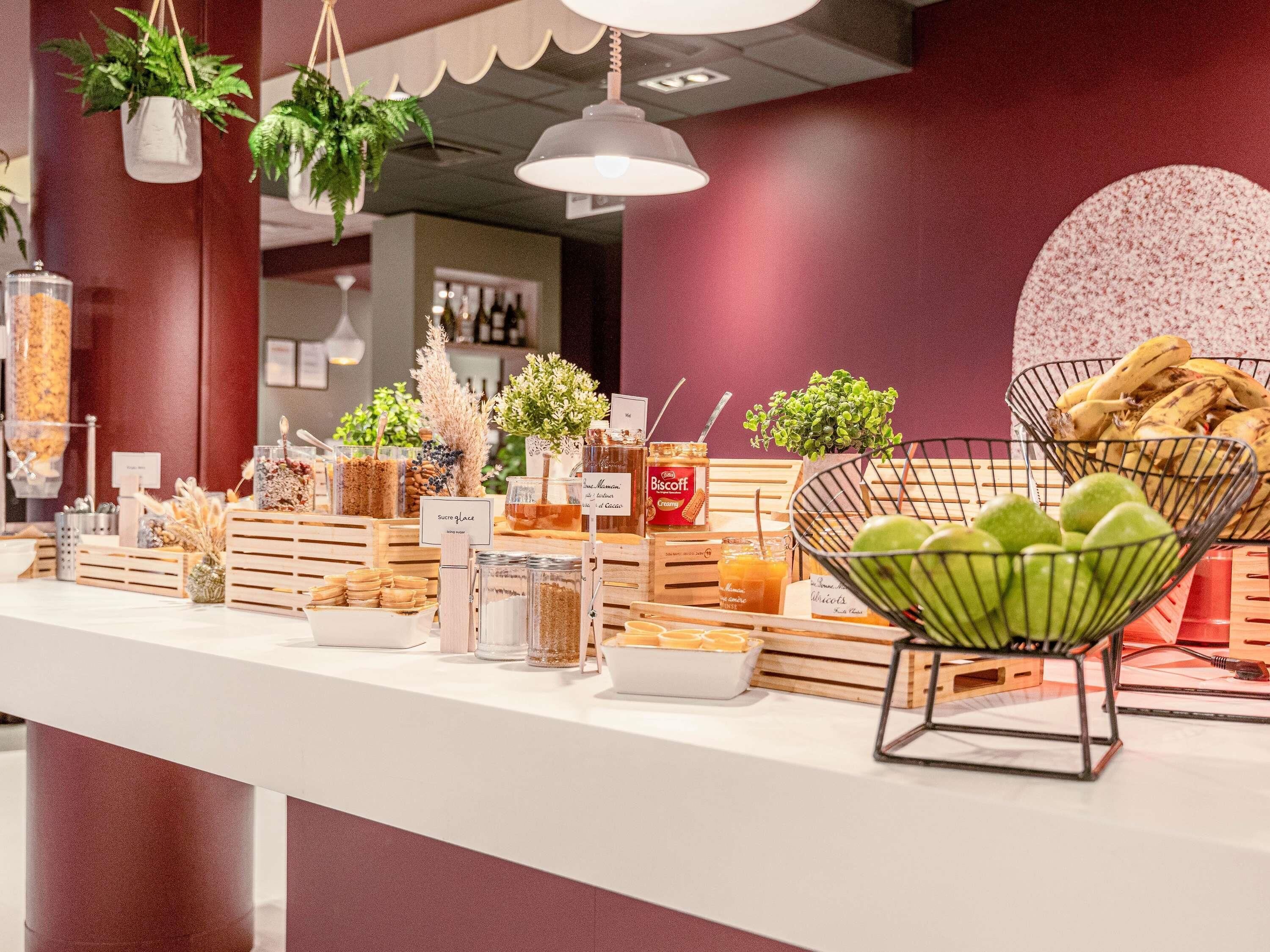 Pequeno-almoço tipo buffet diário (13.9 EUR por pessoa) 