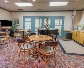 Pequeno-almoço tipo buffet incluído 