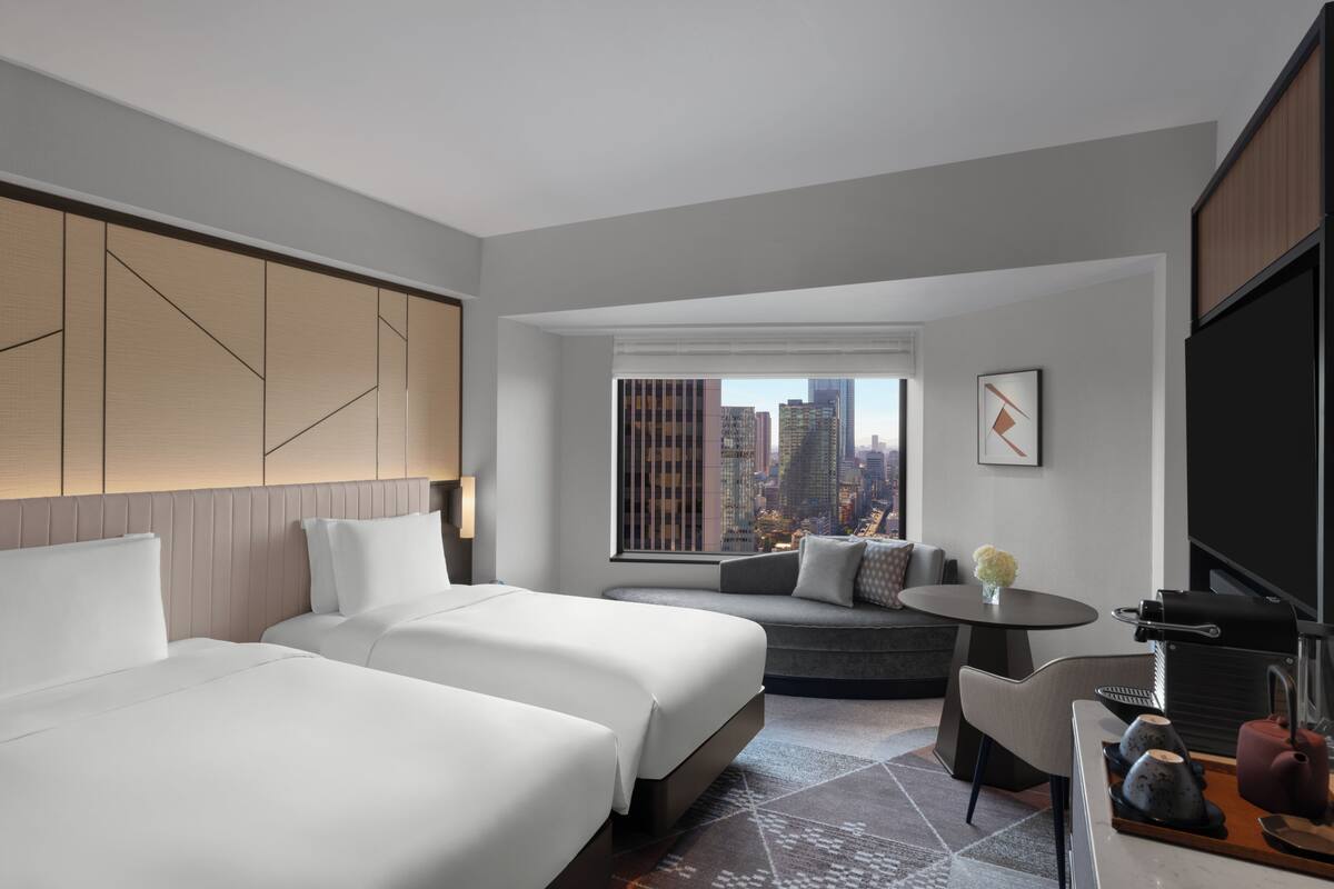 Quarto Premium, 2 camas individuais, acesso ao Club Lounge (Bath) | 1 quarto, minibar, cofre no quarto, ferro/tábua de engomar 