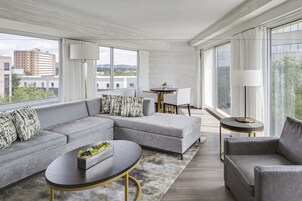Suíte panorâmica, 1 cama King | Roupas de cama premium, edredons de pluma, camas com colchões pillow-top