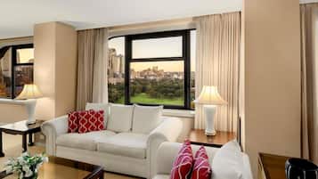 Suite Presidencial, 1 cama king-size | Cofre no quarto, secretária, ferro/tábua de engomar, camas desdobráveis