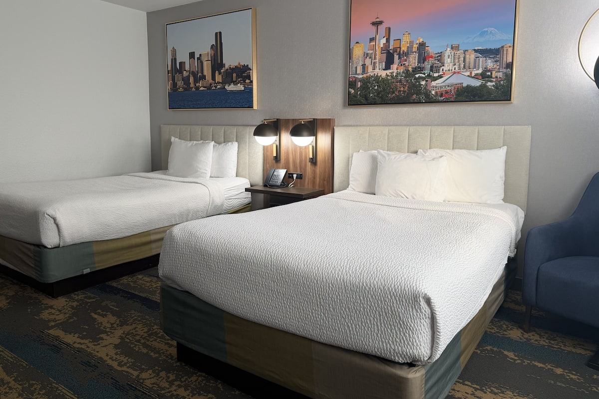 Quarto, 2 camas de casal, não fumadores | Roupa de alta qualidade, camas de colchão pillowtop, secretária