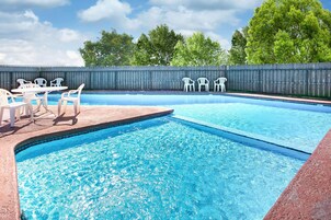 Piscina exterior sazonal 