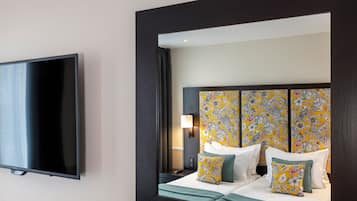 Quarto duplo luxo | Roupas de cama premium, frigobar, cofres nos quartos