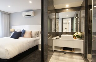 Crown Suite | 1 quarto, roupa de alta qualidade, camas de colchão pillowtop 