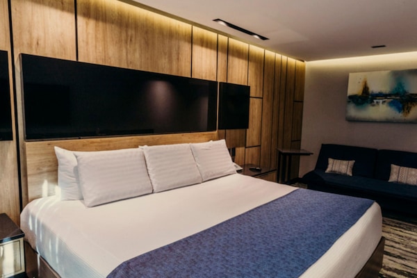 Quarto superior | Roupas de cama premium, camas com colchões pillow-top, frigobar