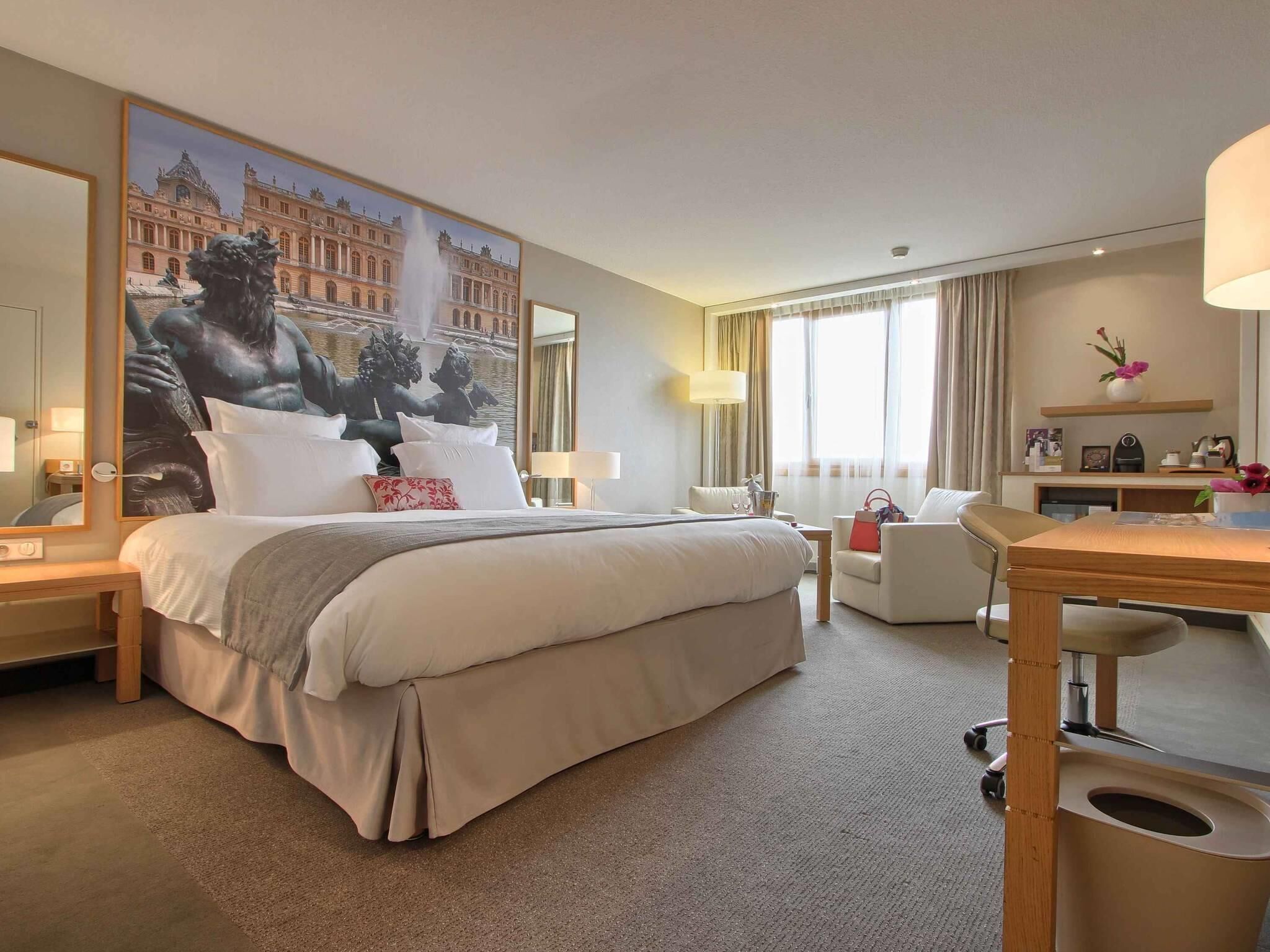 Roupa de alta qualidade, cofre com capacidade para portátil, secretária 