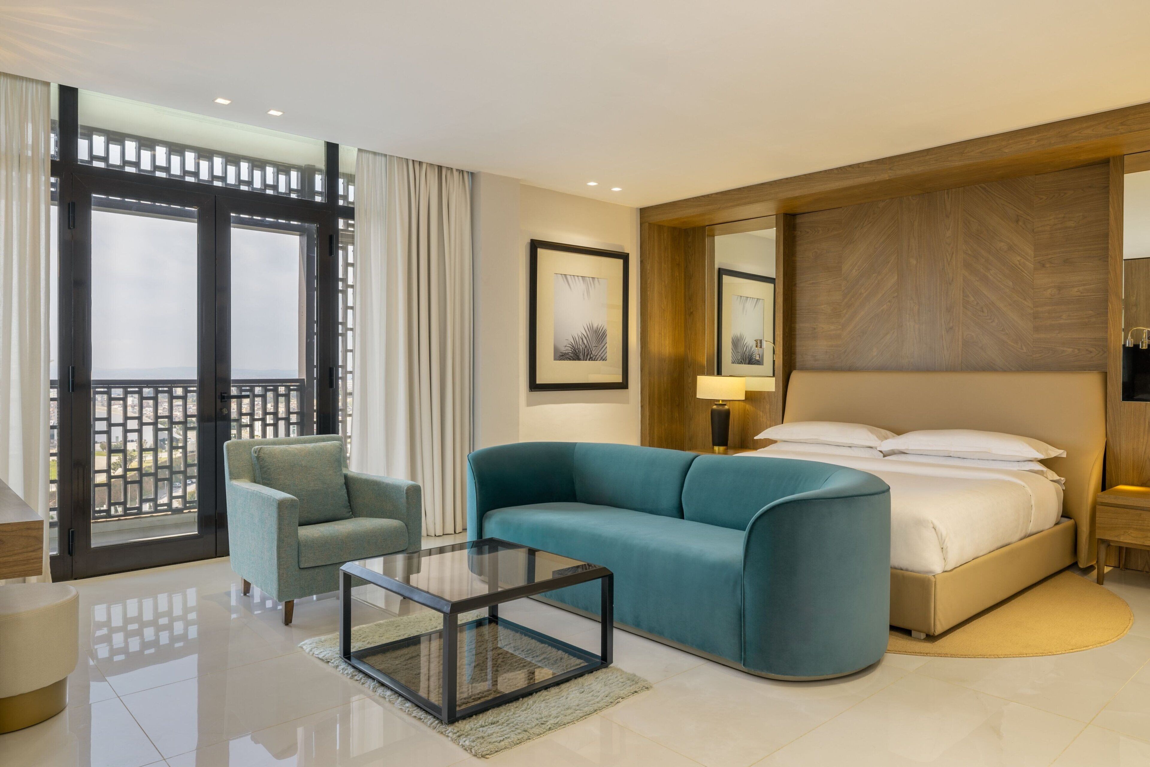 Roupas de cama premium, camas Select Comfort, frigobar