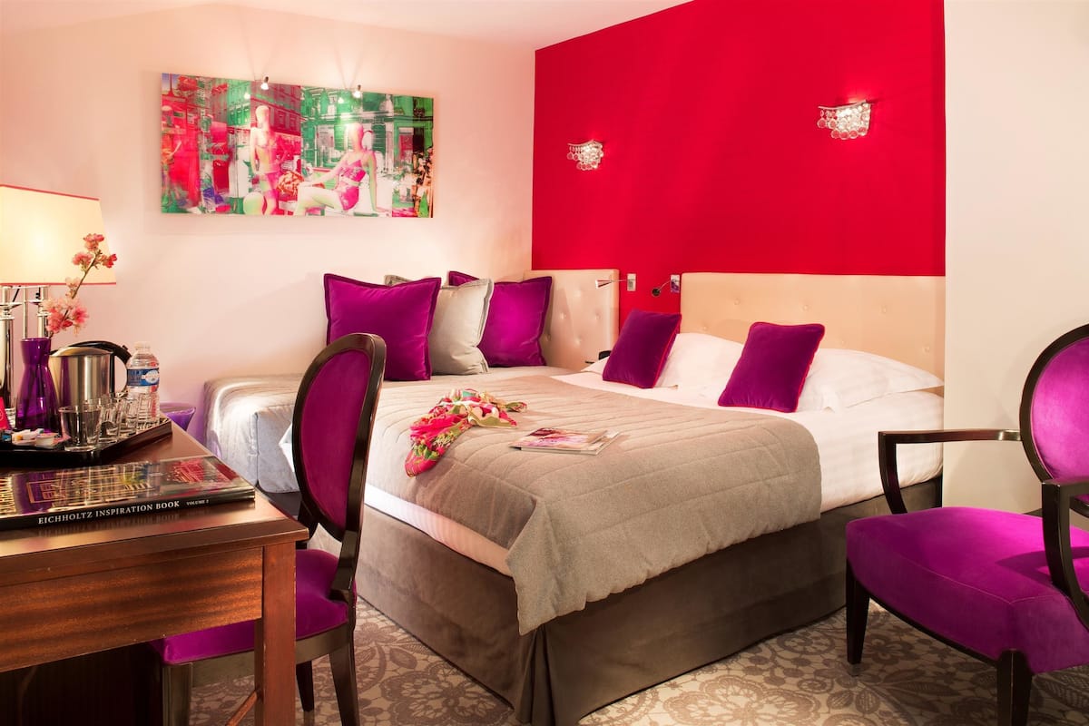 Quarto Superior, várias camas, não fumadores | Roupa de alta qualidade, cofre no quarto, secretária 