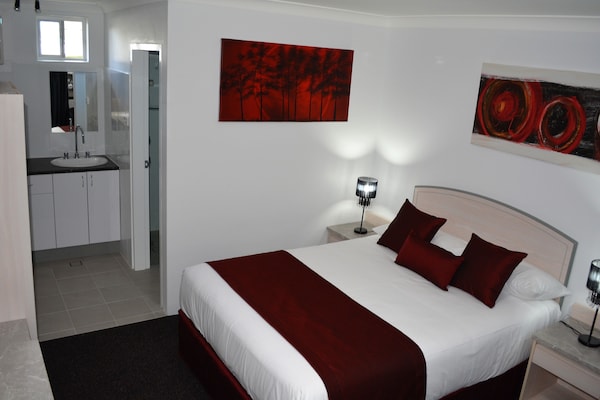 Alabaster Motor Inn Taree - Taree