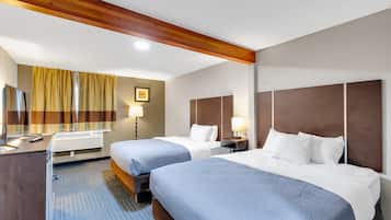 Quarto standard, 2 camas Queen, para não fumantes | Roupas de cama premium, ferros/tábuas de passar roupa