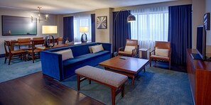 VIP Suite | Roupas de cama antialérgicas, cofres nos quartos, escrivaninha