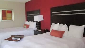 Quarto com Duas Camas Não Fumadores | Cofre no quarto, cortinas/cortinados opacos, ferro/tábua de engomar