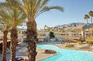 2 piscinas exteriores 