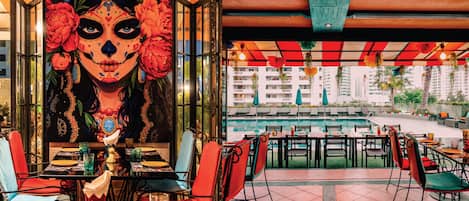 2 restaurantes, pequenos-almoços servidos, cozinha internacional