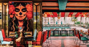 2 restaurantes: servem pequenos-almoços, almoços, jantares e brunches
