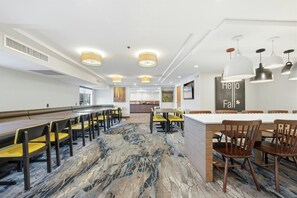 Café da manhã continental grátis todos os dias