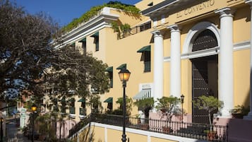 Fachada da propriedade