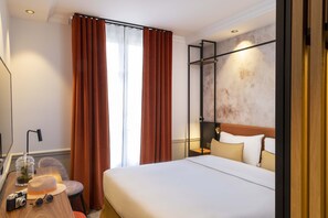 Quarto Clássico | Roupa de alta qualidade, minibar, cofre no quarto 