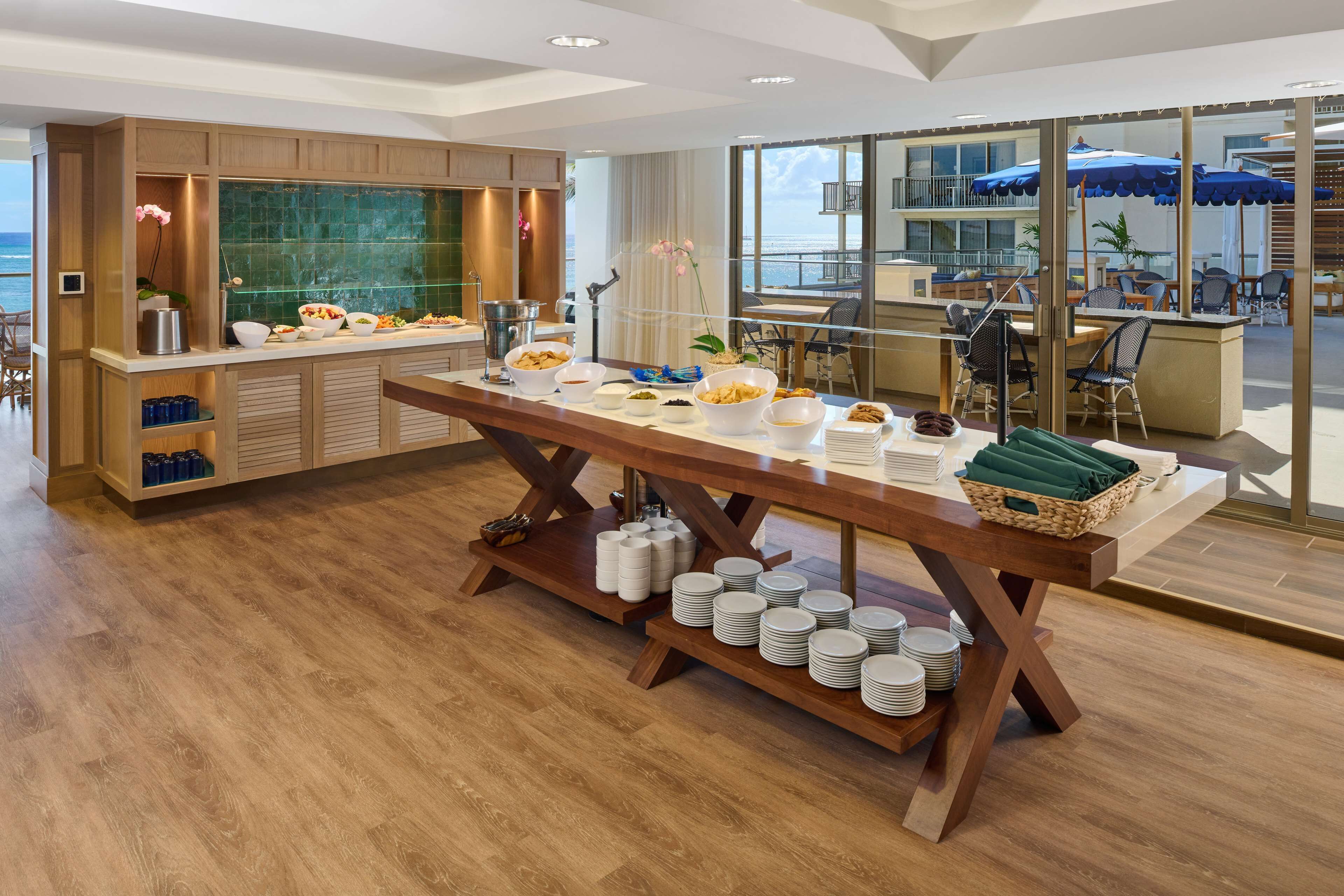 OUTRIGGER Reef Waikiki Beach Resort Reviews, Deals & Photos 2024 - Expedia