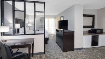 Suíte, 1 cama King, para não fumantes (1 Bedroom) | Roupas de cama premium, camas com colchões pillow-top
