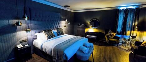 Quarto Duplo de Luxo | Secretária, ferro/tábua de engomar, Wi-fi grátis