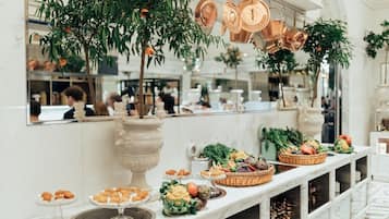 Café da manhã, almoço e jantar