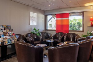 Área de estar no saguão