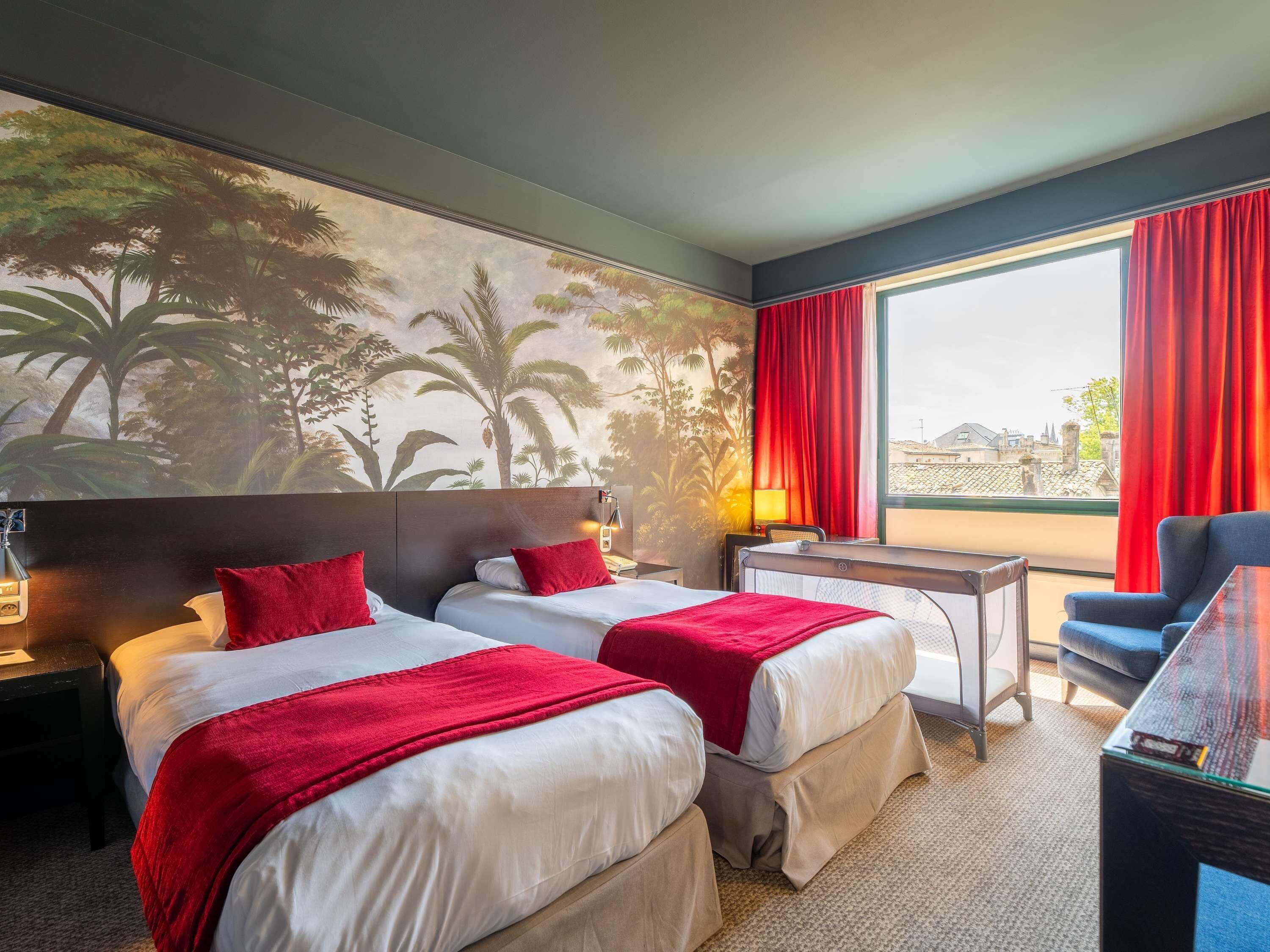 Quarto Clássico, 2 camas individuais | Roupa de alta qualidade, minibar, cofre no quarto, secretária 