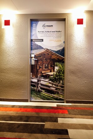 Quarto, 2 camas individuais (MyRoom By Sophie) | Roupa hipoalergénica, secretária, quartos insonorizados, Wi-fi grátis 