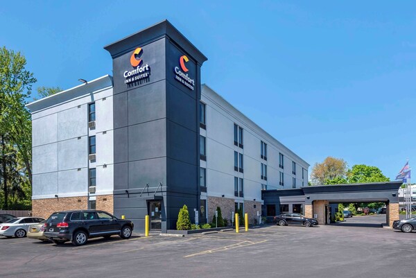 Comfort Inn & Suites Liverpool - Syracuse North - Syracuse, NY