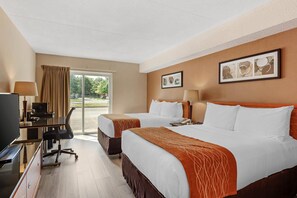 Quarto Standard, 2 camas de casal, não fumadores, no rés do chão | Secretária, secretária adequada para computadores portáteis