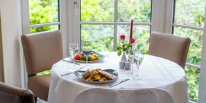 Almoços e jantares servidos 