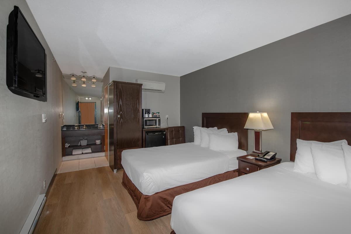 Quarto casal básico (Coast Limited Two Doubles) | Roupas de cama premium, edredons de pluma, cortinas blackout