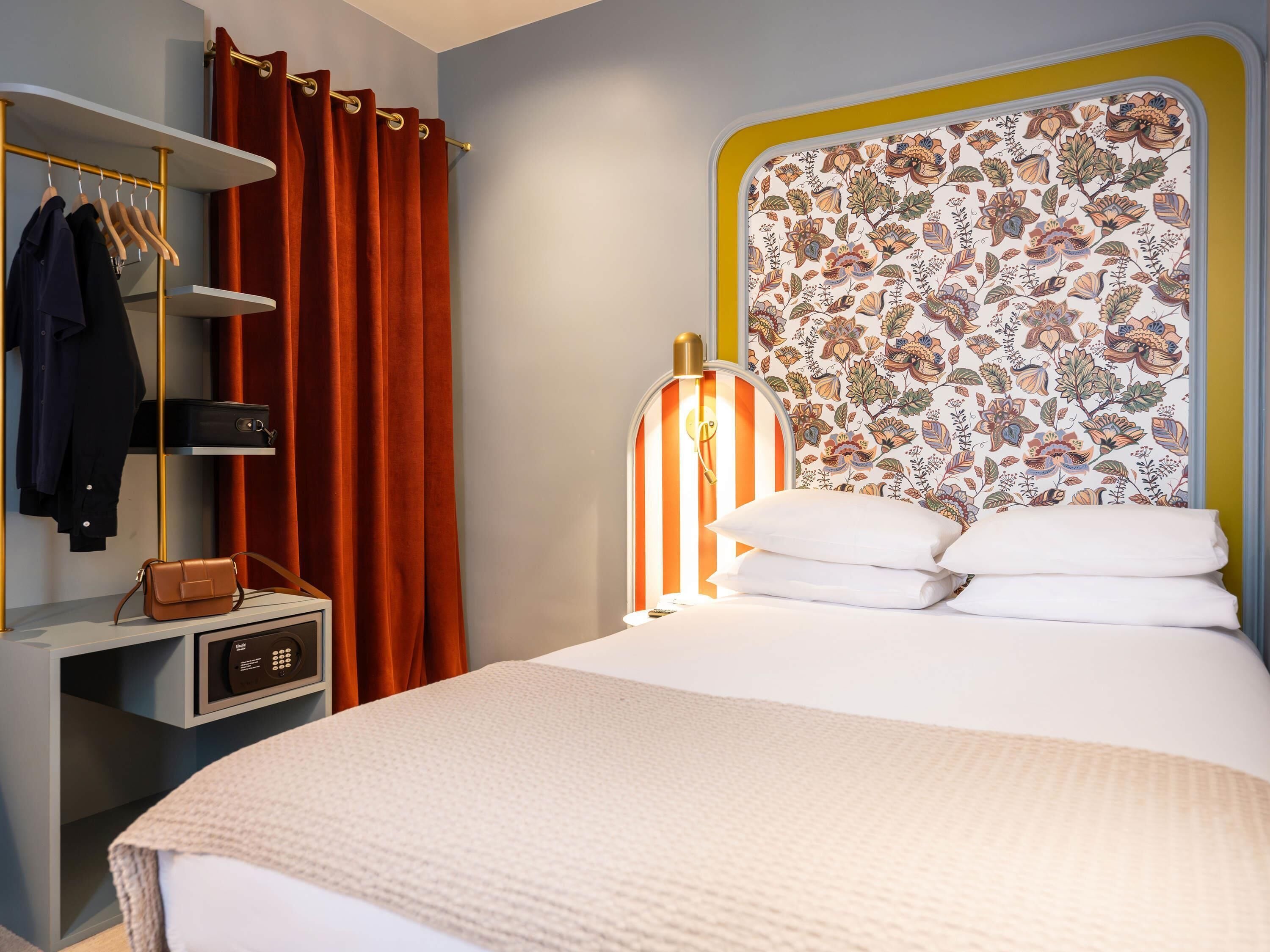 Quarto clássico, 1 cama de solteiro | Roupas de cama premium, frigobar, cofres nos quartos, escrivaninha