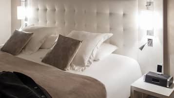 Quarto Privilege, Quarto, 1 cama de casal | Roupa de alta qualidade, cofre no quarto, secretária