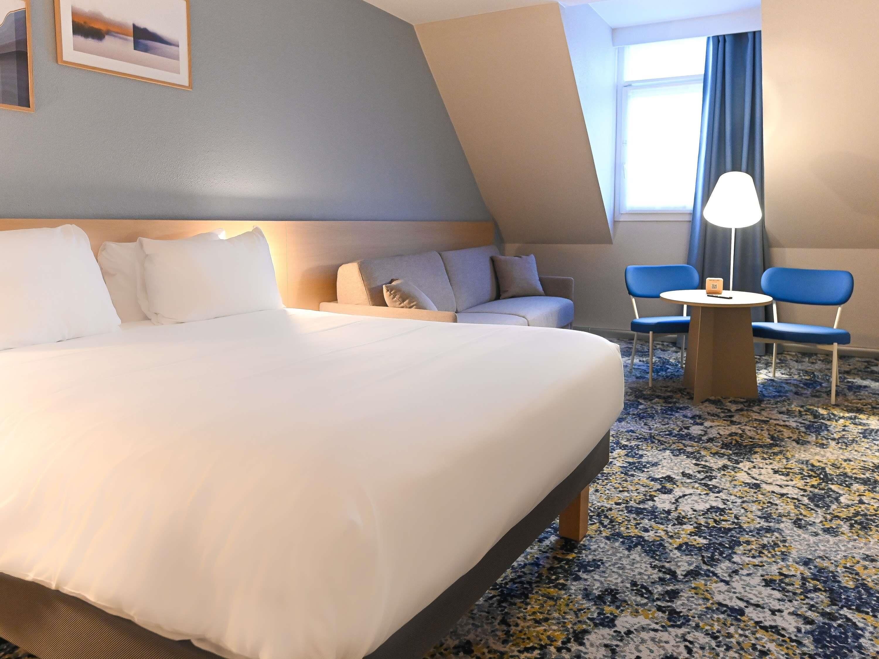 Quarto família, várias camas | Roupas de cama premium, cofres nos quartos, escrivaninha