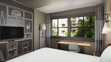 Quarto standard, 1 cama de casal | Cofres nos quartos, escrivaninha, Wi-Fi de cortesia, roupa de cama