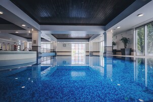 Sauna seca, banheira de hidromassagem, sauna a vapor