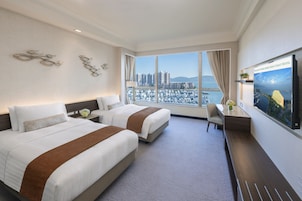 Quarto duplo luxo, vista para o mar | Cofres nos quartos, escrivaninha, cortinas blackout