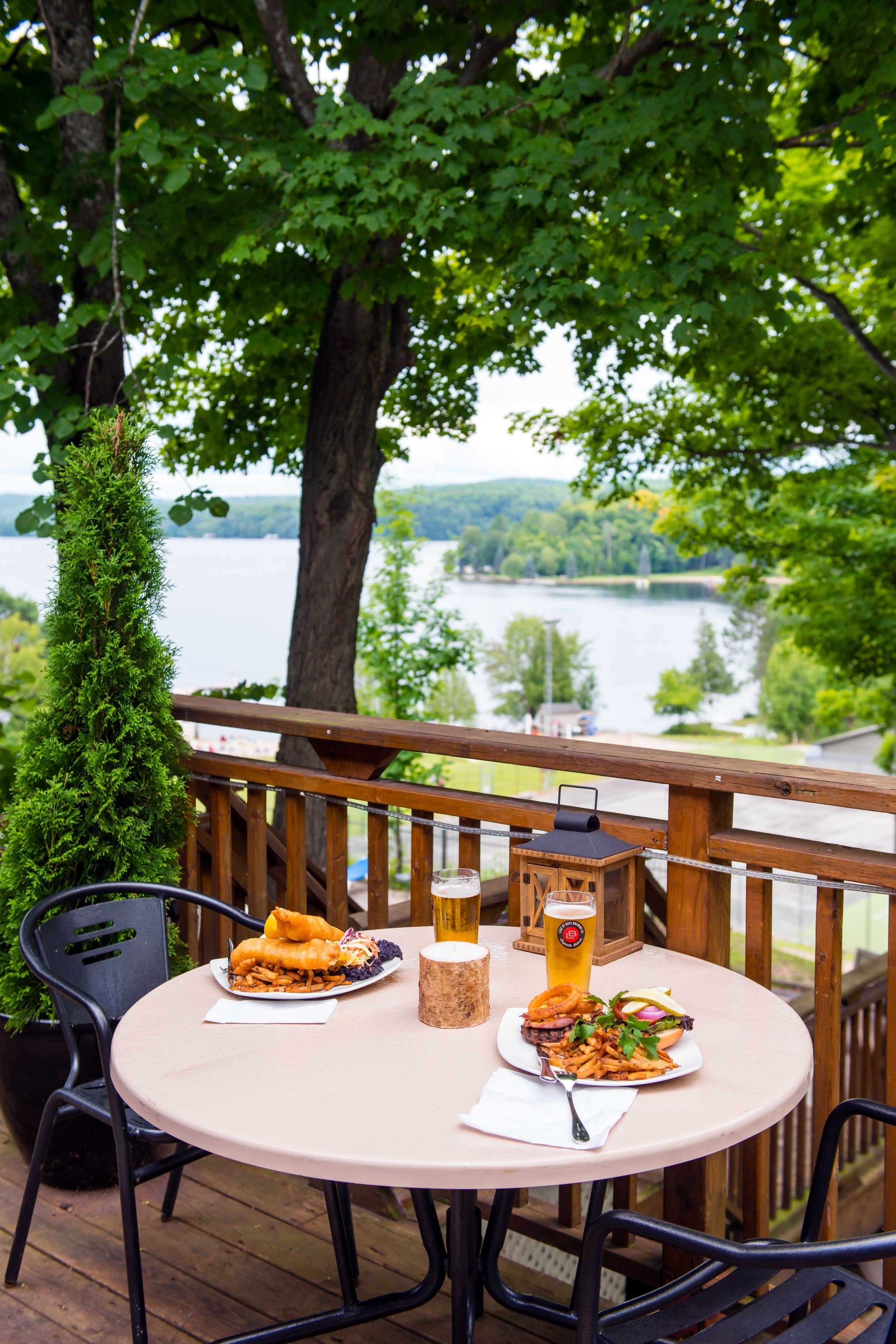 Pequenos-almoços, almoços e jantares servidos 