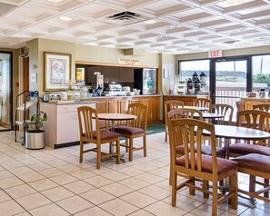 Café da manhã com buffet grátis