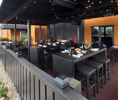 Pequenos-almoços, almoços, jantares servidos, cozinha americana