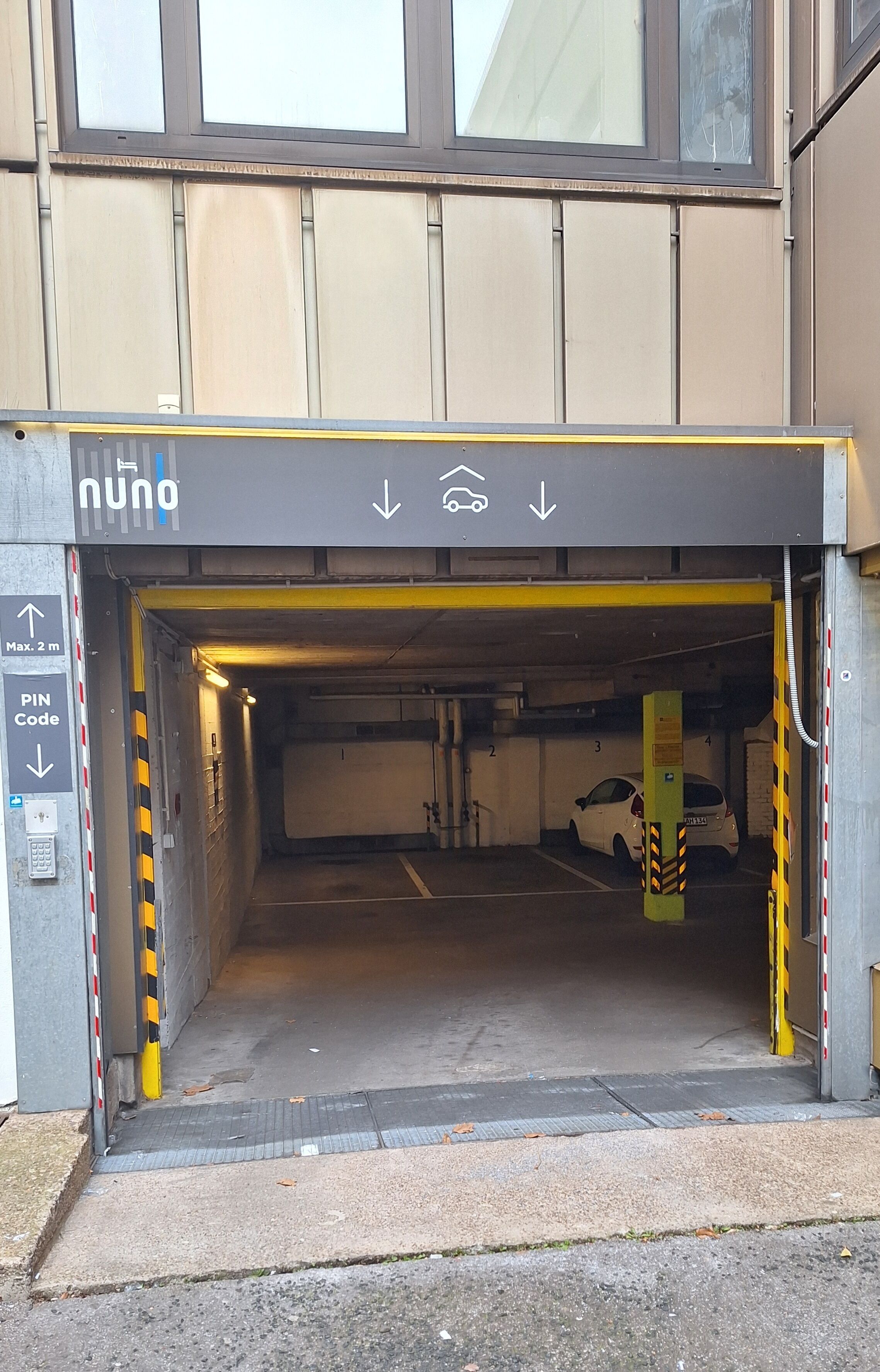 Estacionamento sem manobrista (sujeito a cobrança): EUR 19.5 por diária