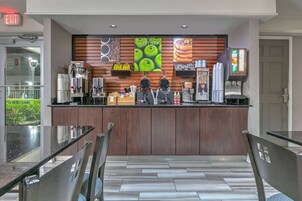 Pequeno-almoço tipo buffet diário incluído
