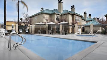 Piscina exterior