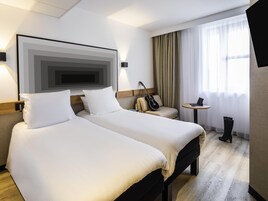 Quarto Standard, 2 camas individuais | Roupa de alta qualidade, cofre no quarto, secretária