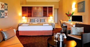 Quarto executivo, 1 cama King e sofá-cama | Frigobar, cofres nos quartos, individualmente mobiliados, escrivaninha